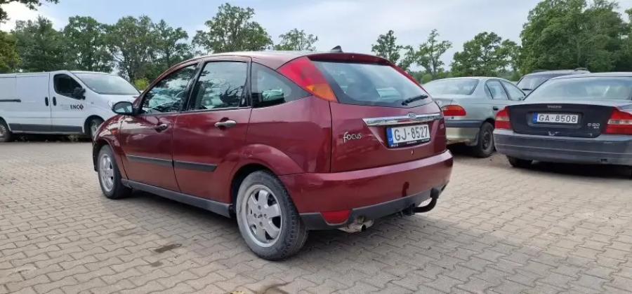 Sarkans Ford Focus 1999 Valmiera, ar dzinēja tilpumu 1.60 L un nobraukumu 377 tūkst. km par 750 €, foto 5 vietnē AUTOMOTO.COM.LV