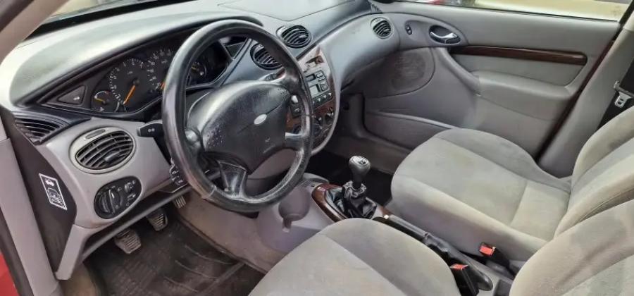 Sarkans Ford Focus 1999 Valmiera, ar dzinēja tilpumu 1.60 L un nobraukumu 377 tūkst. km par 750 €, foto 10 vietnē AUTOMOTO.COM.LV
