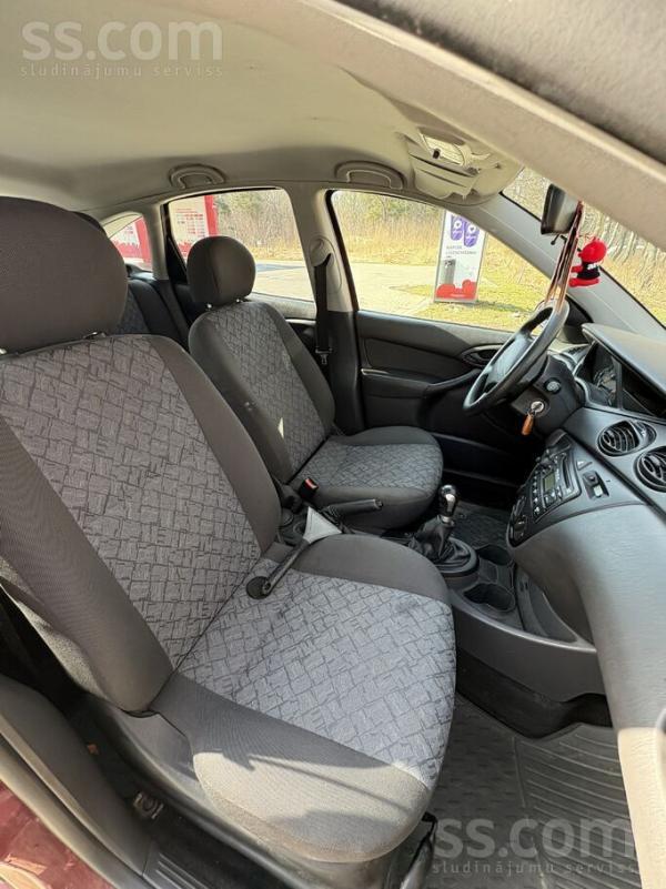 Sarkans Ford Focus 2002 Rīga, ar dzinēja tilpumu 1.60 L un nobraukumu 130 tūkst. km par 500 €, foto 3 vietnē AUTOMOTO.COM.LV