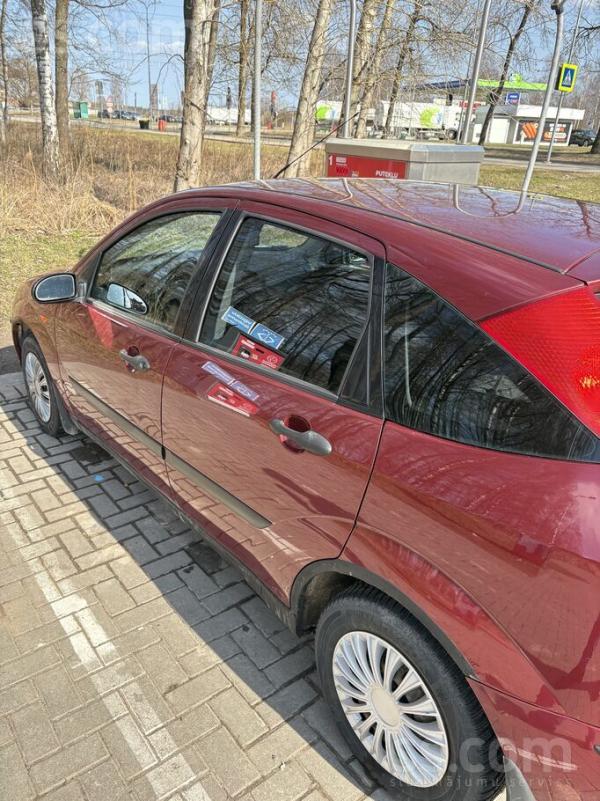Sarkans Ford Focus 2002 Rīga, ar dzinēja tilpumu 1.60 L un nobraukumu 130 tūkst. km par 500 €, foto 7 vietnē AUTOMOTO.COM.LV