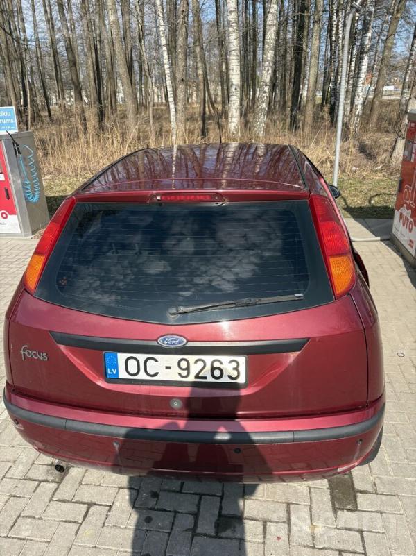Sarkans Ford Focus 2002 Rīga, ar dzinēja tilpumu 1.60 L un nobraukumu 130 tūkst. km par 500 €, foto 10 vietnē AUTOMOTO.COM.LV