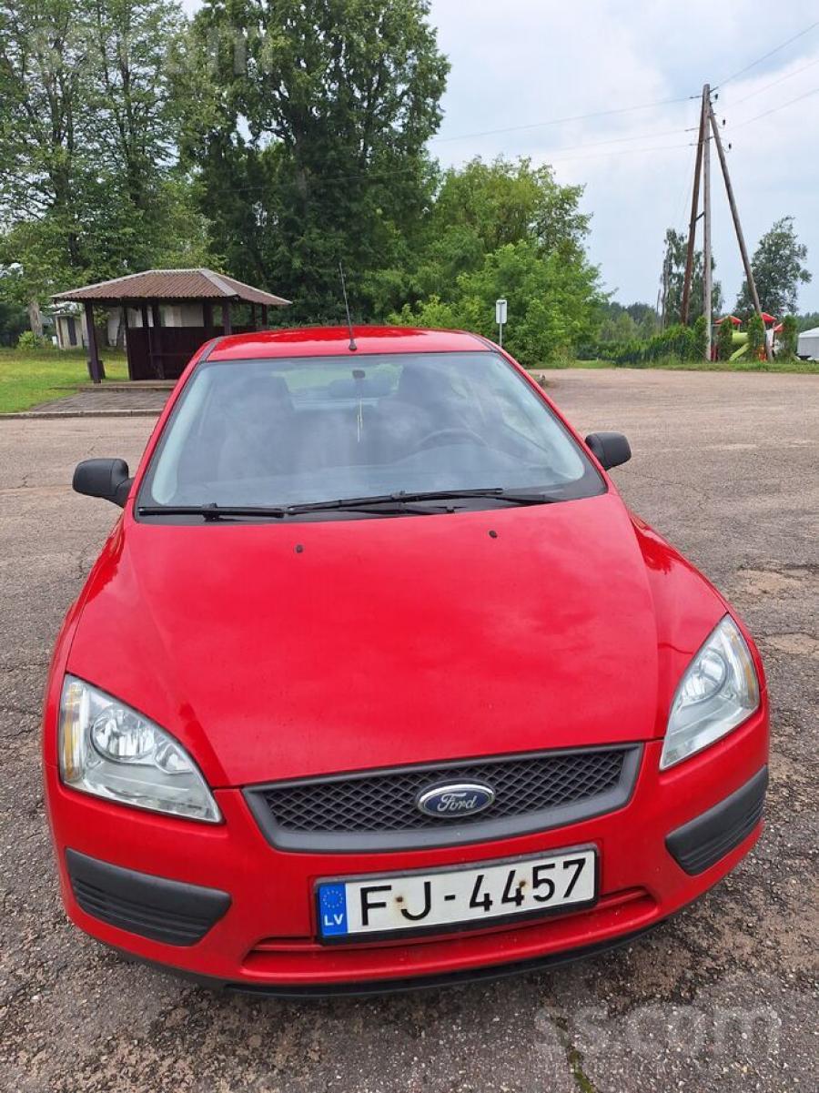 Red Ford Focus 2005 in Daugavpils, with an engine capacity of 1.40 L and mileage of 184 thousand km for 1500 €, photo 3 on AUTOMOTO.COM.LV