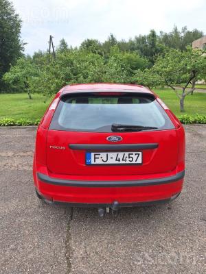 Red Ford Focus 2005 in Daugavpils, with an engine capacity of 1.40 L and mileage of 184 thousand km for 1500 €, photo 6 on AUTOMOTO.COM.LV
