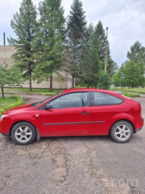 Red Ford Focus 2005 in Daugavpils, with an engine capacity of 1.40 L and mileage of 184 thousand km for 1500 €, photo 7 on AUTOMOTO.COM.LV