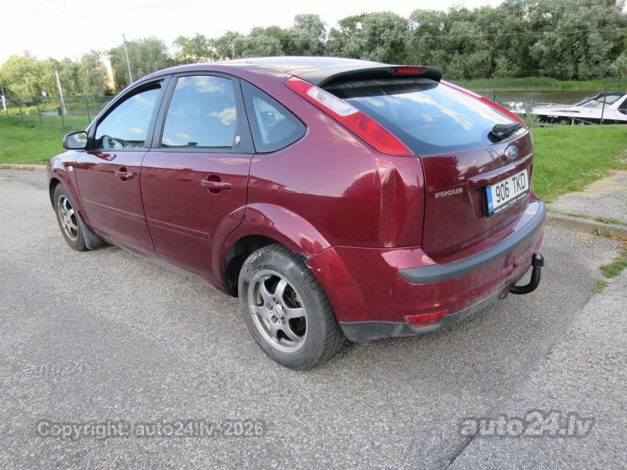 Red Ford Focus 2005 in Tallinn, with an engine capacity of 1.60 L and mileage of 191 thousand km for 1160 €, photo 3 on AUTOMOTO.COM.LV
