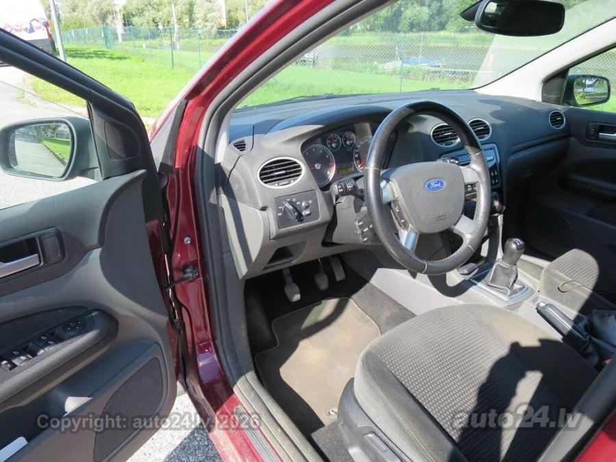 Red Ford Focus 2005 in Tallinn, with an engine capacity of 1.60 L and mileage of 191 thousand km for 1160 €, photo 16 on AUTOMOTO.COM.LV
