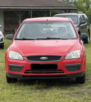 Red Ford Focus 2005 in Kaunas, with an engine capacity of 1.60 L and mileage of 160 thousand km for 1350 €, photo 4 on AUTOMOTO.COM.LV