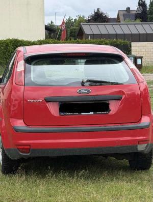 Red Ford Focus 2005 in Kaunas, with an engine capacity of 1.60 L and mileage of 160 thousand km for 1350 €, photo 5 on AUTOMOTO.COM.LV