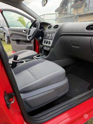 Red Ford Focus 2005 in Kaunas, with an engine capacity of 1.60 L and mileage of 160 thousand km for 1350 €, photo 6 on AUTOMOTO.COM.LV