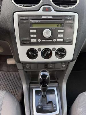 Red Ford Focus 2005 in Kaunas, with an engine capacity of 1.60 L and mileage of 160 thousand km for 1350 €, photo 9 on AUTOMOTO.COM.LV