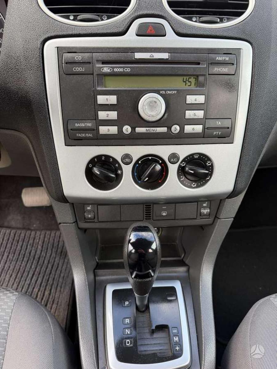 Red Ford Focus 2005 in Kaunas, with an engine capacity of 1.60 L and mileage of 160 thousand km for 1350 €, photo 9 on AUTOMOTO.COM.LV