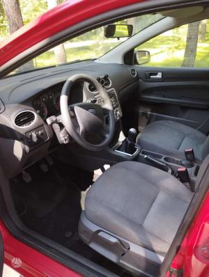 Sarkans Ford Focus 2005 Viļņa, ar dzinēja tilpumu 1.60 L un nobraukumu 263 tūkst. km par 750 €, foto 10 vietnē AUTOMOTO.COM.LV