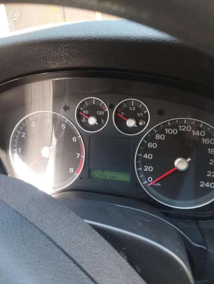 Sarkans Ford Focus 2005 Viļņa, ar dzinēja tilpumu 1.60 L un nobraukumu 263 tūkst. km par 750 €, foto 11 vietnē AUTOMOTO.COM.LV