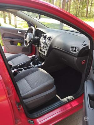 Sarkans Ford Focus 2005 Viļņa, ar dzinēja tilpumu 1.60 L un nobraukumu 263 tūkst. km par 750 €, foto 12 vietnē AUTOMOTO.COM.LV
