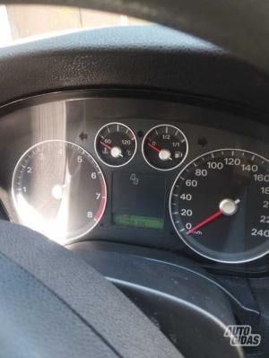 Red Ford Focus 2005 in Vilnius, with an engine capacity of 1.60 L and mileage of 263 thousand km for 550 €, photo 10 on AUTOMOTO.COM.LV