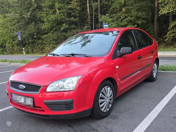 Форд Фокус 2005 в Вильнюс на AUTOMOTO.COM.LV Красный Форд Фокус 2005 в Вильнюс, объемом двигателя 1.60 л и пробегом 263 тыс. км за 1190 €, фото 1 на AUTOMOTO.COM.LV
