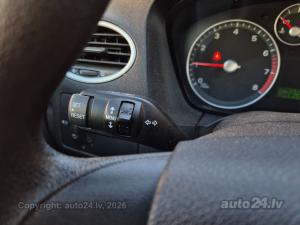 Sarkans Ford Focus 2006 Tallina, ar dzinēja tilpumu 1.40 L un nobraukumu 161 tūkst. km par 799 €, foto 9 vietnē AUTOMOTO.COM.LV