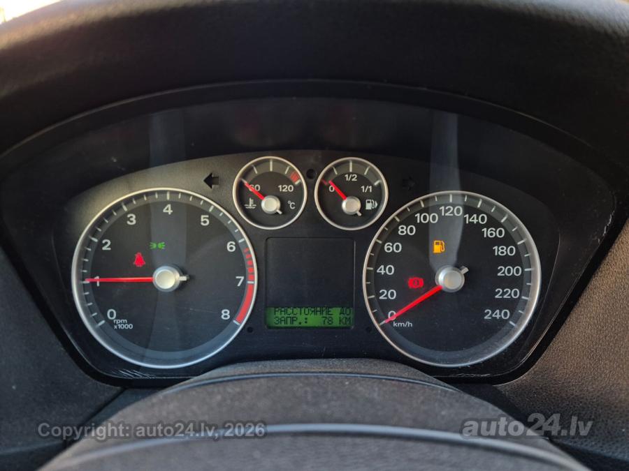 Sarkans Ford Focus 2006 Tallina, ar dzinēja tilpumu 1.40 L un nobraukumu 161 tūkst. km par 799 €, foto 10 vietnē AUTOMOTO.COM.LV