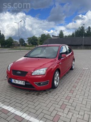 Red Ford Focus 2006 in Cesis, with an engine capacity of 2.50 L and mileage of 215 thousand km for 3250 €, photo 3 on AUTOMOTO.COM.LV