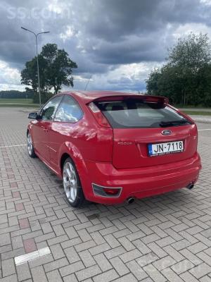 Red Ford Focus 2006 in Cesis, with an engine capacity of 2.50 L and mileage of 215 thousand km for 3250 €, photo 6 on AUTOMOTO.COM.LV