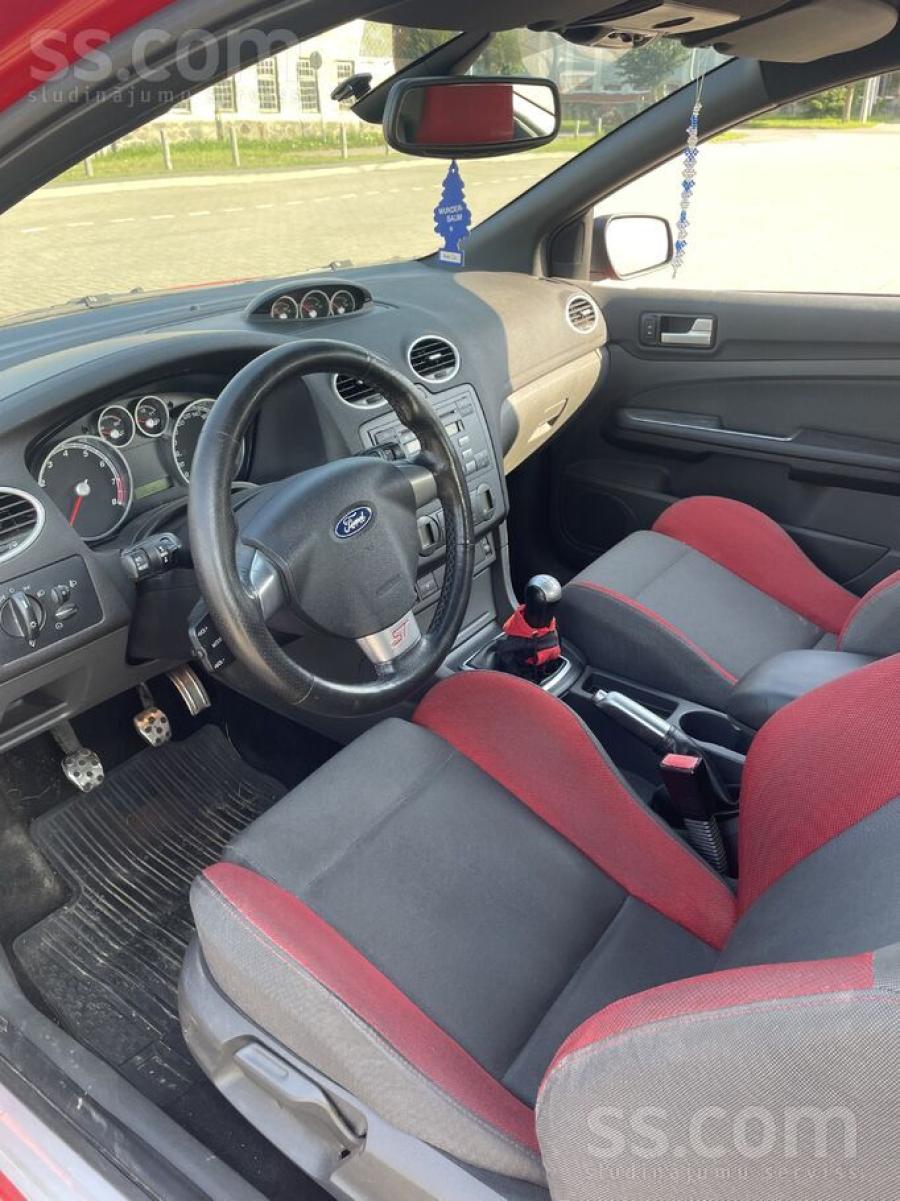 Red Ford Focus 2006 in Cesis, with an engine capacity of 2.50 L and mileage of 215 thousand km for 3250 €, photo 12 on AUTOMOTO.COM.LV