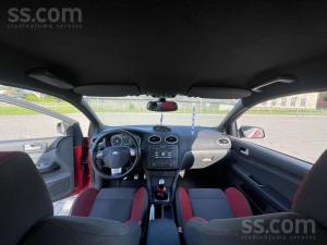 Red Ford Focus 2006 in Cesis, with an engine capacity of 2.50 L and mileage of 215 thousand km for 3250 €, photo 13 on AUTOMOTO.COM.LV