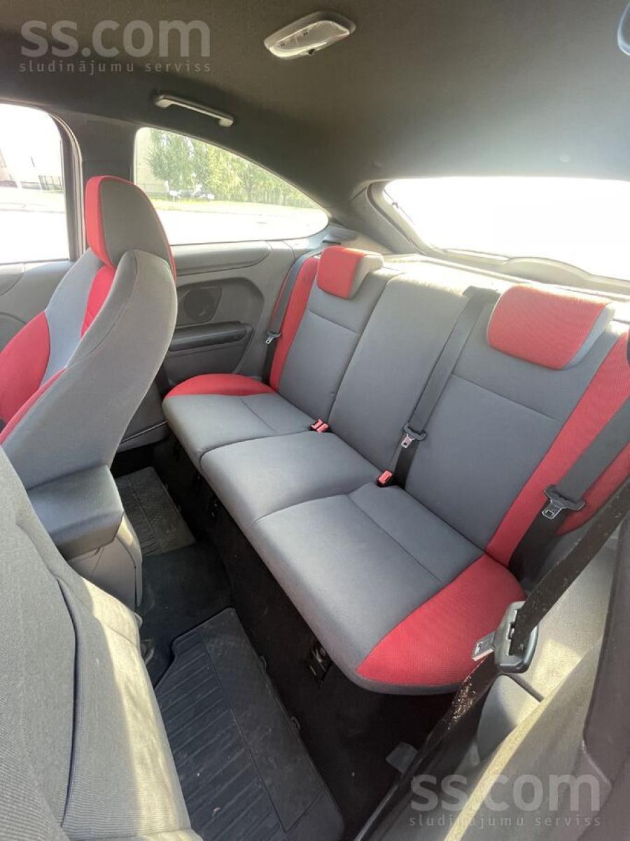 Red Ford Focus 2006 in Cesis, with an engine capacity of 2.50 L and mileage of 215 thousand km for 3250 €, photo 14 on AUTOMOTO.COM.LV
