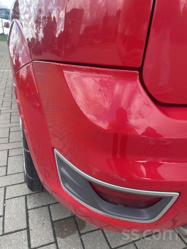 Sarkans Ford Focus 2006 Cēsis, ar dzinēja tilpumu 2.50 L un nobraukumu 215 tūkst. km par 3250 €, foto 7 vietnē AUTOMOTO.COM.LV