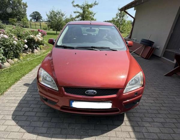 Sarkans Ford Focus 2007 Panevēža, ar dzinēja tilpumu 1.60 L un nobraukumu 131 tūkst. km par 1800 €, foto 1 vietnē AUTOMOTO.COM.LV
