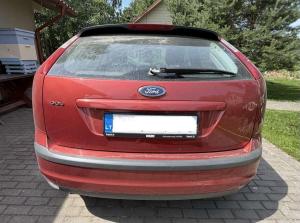 Red Ford Focus 2007 in Panevezys, with an engine capacity of 1.60 L and mileage of 131 thousand km for 1800 €, photo 6 on AUTOMOTO.COM.LV