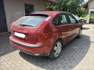 Red Ford Focus 2007 in Panevezys, with an engine capacity of 1.60 L and mileage of 131 thousand km for 1800 €, photo 7 on AUTOMOTO.COM.LV