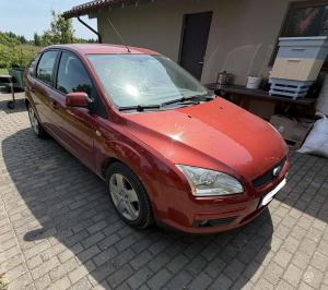 Red Ford Focus 2007 in Panevezys, with an engine capacity of 1.60 L and mileage of 131 thousand km for 1800 €, photo 9 on AUTOMOTO.COM.LV