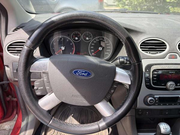 Sarkans Ford Focus 2007 Panevēža, ar dzinēja tilpumu 1.60 L un nobraukumu 131 tūkst. km par 1800 €, foto 10 vietnē AUTOMOTO.COM.LV