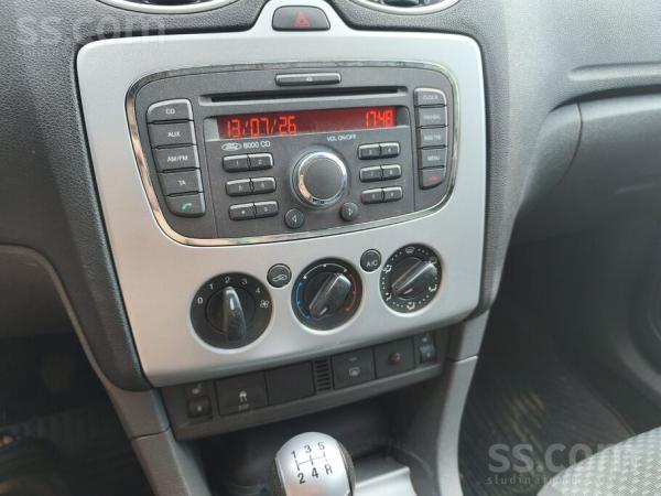 Red Ford Focus 2007 in Daugavpils, with an engine capacity of 1.60 L and mileage of 186 thousand km for 850 €, photo 5 on AUTOMOTO.COM.LV