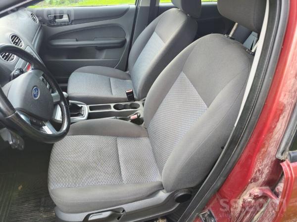 Red Ford Focus 2007 in Daugavpils, with an engine capacity of 1.60 L and mileage of 186 thousand km for 850 €, photo 6 on AUTOMOTO.COM.LV