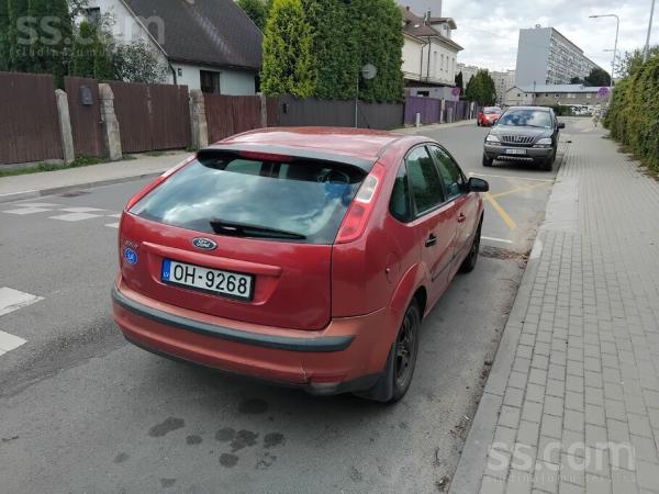 Red Ford Focus 2007 in Riga, with an engine capacity of 1.40 L and mileage of 186 thousand km for 770 €, photo 3 on AUTOMOTO.COM.LV