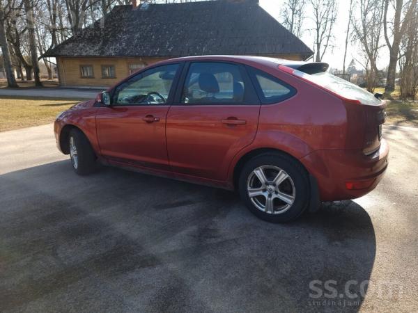 Sarkans Ford Focus 2010 Valmiera, ar dzinēja tilpumu 2.00 L un nobraukumu 0 tūkst. km par 1490 €, foto 3 vietnē AUTOMOTO.COM.LV