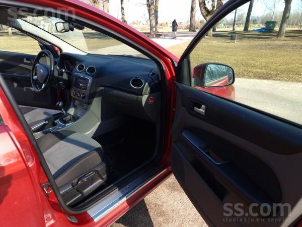 Sarkans Ford Focus 2010 Valmiera, ar dzinēja tilpumu 2.00 L un nobraukumu 0 tūkst. km par 1490 €, foto 7 vietnē AUTOMOTO.COM.LV