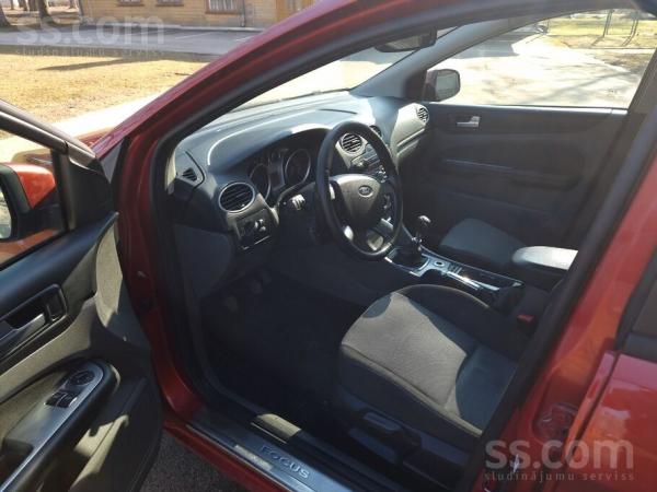 Sarkans Ford Focus 2010 Valmiera, ar dzinēja tilpumu 2.00 L un nobraukumu 0 tūkst. km par 1490 €, foto 8 vietnē AUTOMOTO.COM.LV