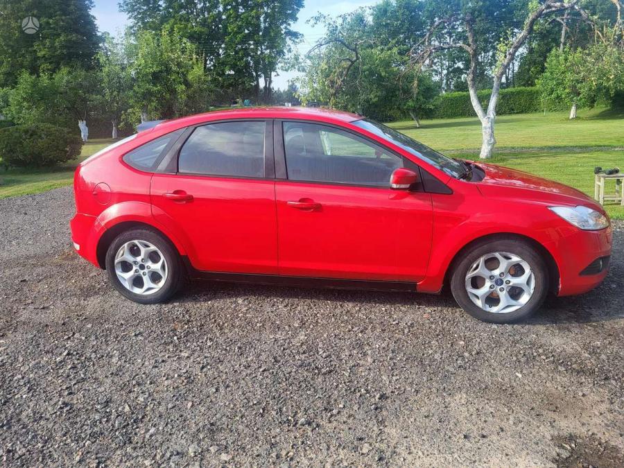 Sarkans Ford Focus 2010 Kauņa, ar dzinēja tilpumu 1.56 L un nobraukumu 345 tūkst. km par 1800 €, foto 4 vietnē AUTOMOTO.COM.LV