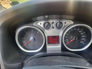 Sarkans Ford Focus 2010 Kauņa, ar dzinēja tilpumu 1.56 L un nobraukumu 345 tūkst. km par 1800 €, foto 7 vietnē AUTOMOTO.COM.LV