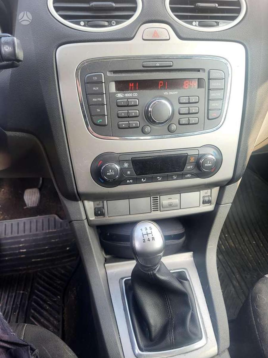 Sarkans Ford Focus 2010 Kauņa, ar dzinēja tilpumu 1.56 L un nobraukumu 345 tūkst. km par 1800 €, foto 8 vietnē AUTOMOTO.COM.LV