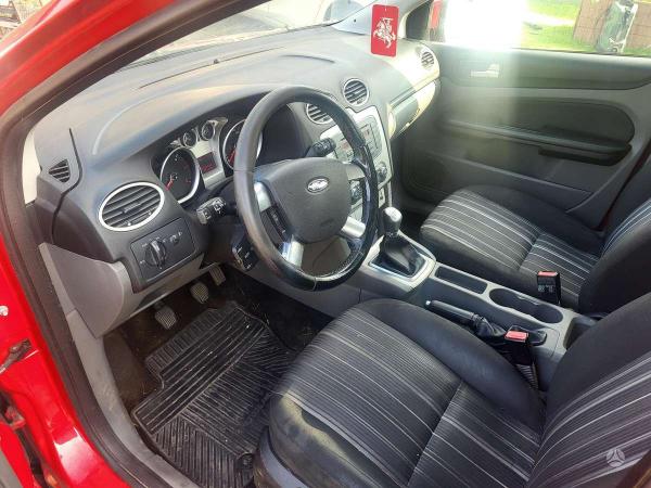 Sarkans Ford Focus 2010 Kauņa, ar dzinēja tilpumu 1.56 L un nobraukumu 345 tūkst. km par 1800 €, foto 8 vietnē AUTOMOTO.COM.LV