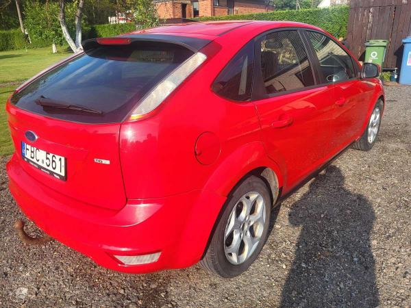 Sarkans Ford Focus 2010 Kauņa, ar dzinēja tilpumu 1.56 L un nobraukumu 345 tūkst. km par 1800 €, foto 9 vietnē AUTOMOTO.COM.LV