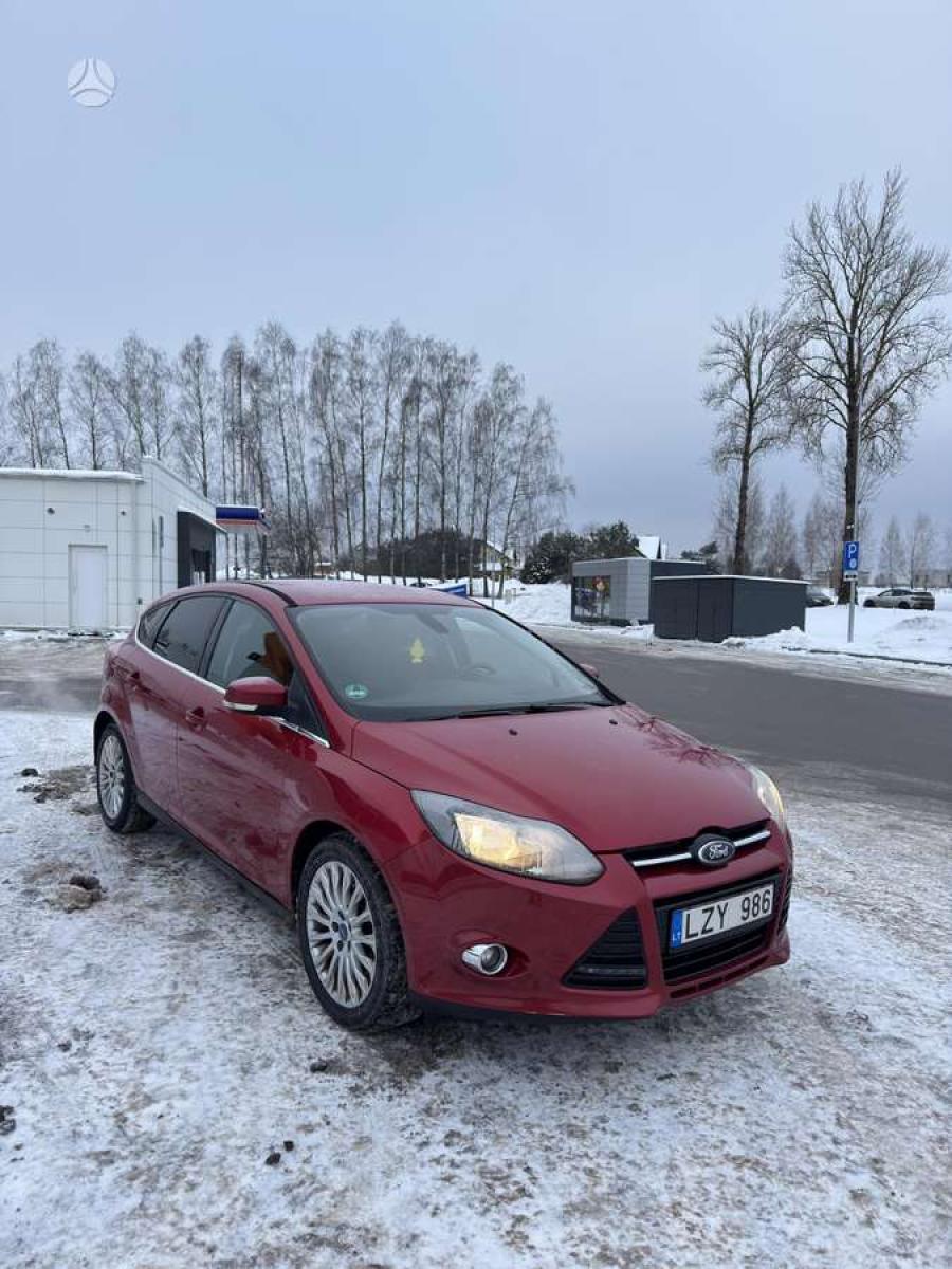 Red Ford Focus 2011 in Vilnius, with an engine capacity of 1.60 L and mileage of 205 thousand km for 2550 €, photo 3 on AUTOMOTO.COM.LV