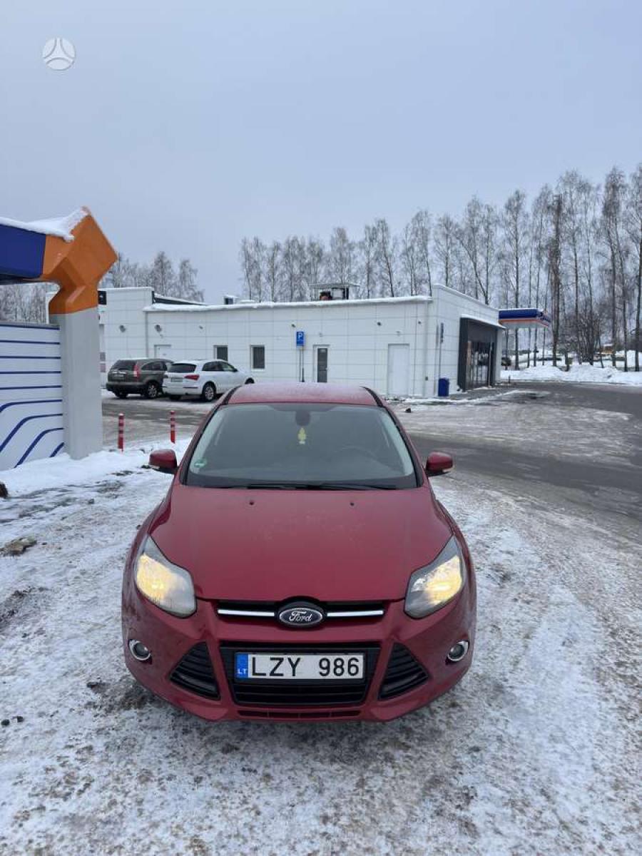 Red Ford Focus 2011 in Vilnius, with an engine capacity of 1.60 L and mileage of 205 thousand km for 2550 €, photo 11 on AUTOMOTO.COM.LV