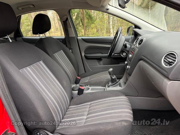 Sarkans Ford Focus 2011 Tallina, ar dzinēja tilpumu 1.60 L un nobraukumu 139 tūkst. km par 3000 €, foto 10 vietnē AUTOMOTO.COM.LV