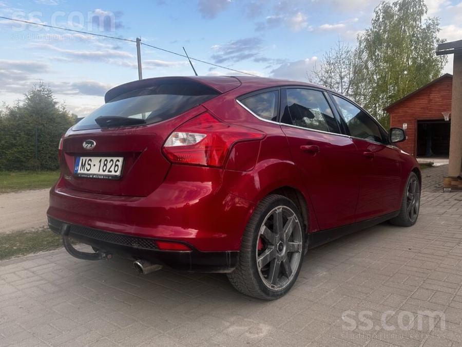 Sarkans Ford Focus 2011 Rēzekne, ar dzinēja tilpumu 2.00 L un nobraukumu 192 tūkst. km par 4300 €, foto 3 vietnē AUTOMOTO.COM.LV