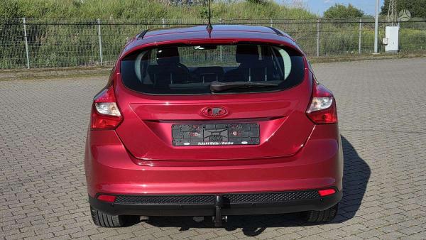 Red Ford Focus 2011 in Marijampole, with an engine capacity of 1.60 L and mileage of 249 thousand km for 3250 €, photo 7 on AUTOMOTO.COM.LV