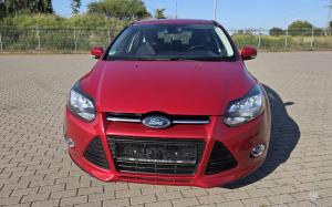 Red Ford Focus 2011 in Marijampole, with an engine capacity of 1.60 L and mileage of 249 thousand km for 3250 €, photo 11 on AUTOMOTO.COM.LV